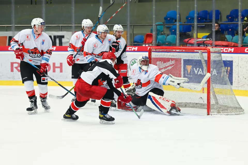 Šestý ročník derby prověřil hokejové týmy univerzit | Univerzita Pardubice