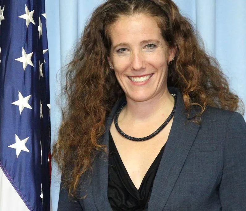 Visit of Ms Jennifer Bachus, US Embassy Chargé d'Affairs | Univerzita ...