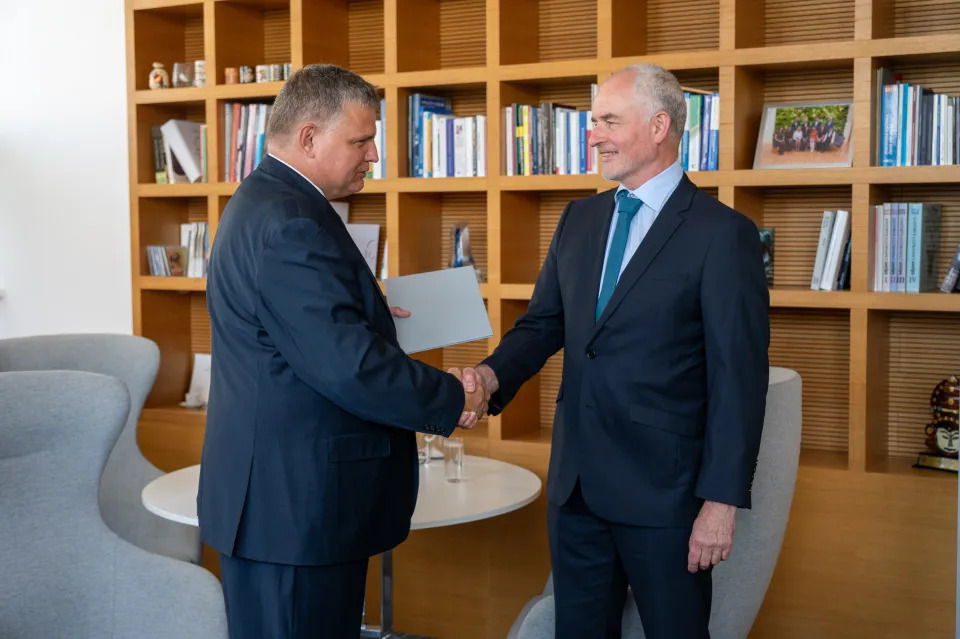 Do čela Fakulty restaurování nastupuje nový děkan Karol Bayer ...